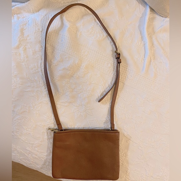 Fossil | Bags | Fossil Brown Leather Crossbody Purse With Gold Hardware ...